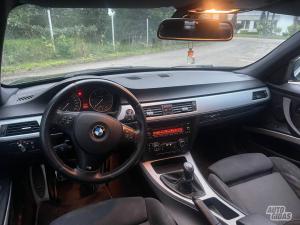 Black BMW 318 2010 in Kaunas, with an engine capacity of 2.00 L and mileage of 280 thousand km for 3900 €, photo 10 on AUTOMOTO.COM.LV