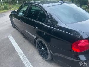 Black BMW 318 2010 in Kaunas, with an engine capacity of 2.00 L and mileage of 280 thousand km for 3900 €, photo 16 on AUTOMOTO.COM.LV