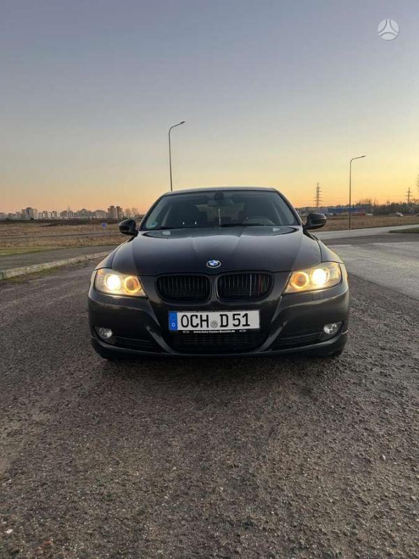Melns BMW 318 2011 Kauņa, ar dzinēja tilpumu 2.00 L un nobraukumu 267 tūkst. km par 4600 €, foto 1 vietnē AUTOMOTO.COM.LV