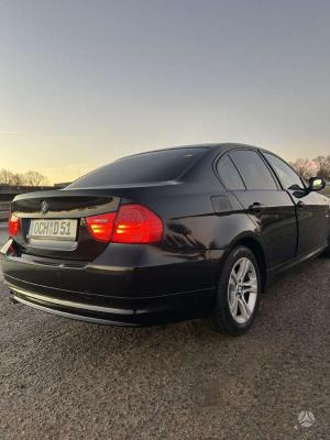Black BMW 318 2011 in Kaunas, with an engine capacity of 2.00 L and mileage of 267 thousand km for 4600 €, photo 9 on AUTOMOTO.COM.LV