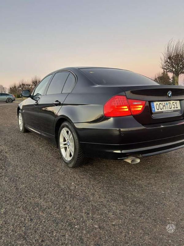 Melns BMW 318 2011 Kauņa, ar dzinēja tilpumu 2.00 L un nobraukumu 267 tūkst. km par 4600 €, foto 10 vietnē AUTOMOTO.COM.LV