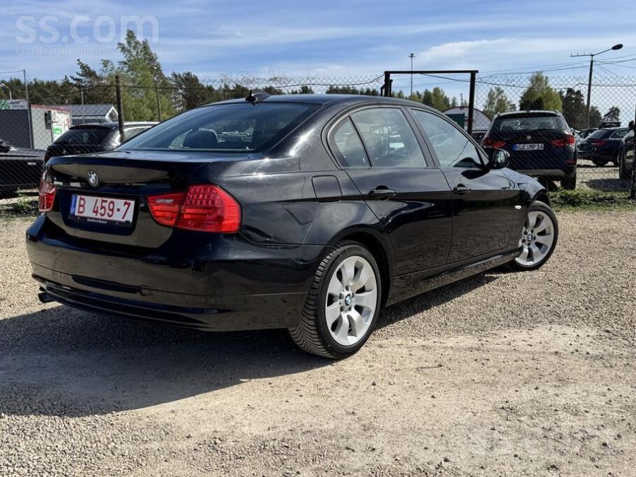 Black BMW 318 2011 in Riga, with an engine capacity of 2.00 L and mileage of 330 thousand km for 4490 €, photo 6 on AUTOMOTO.COM.LV