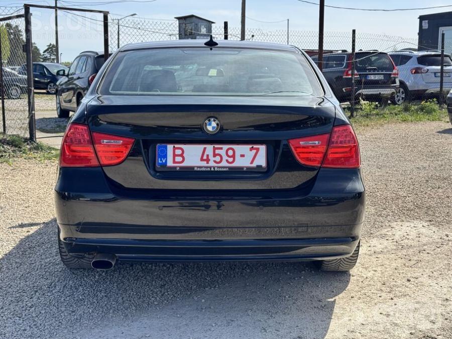 Black BMW 318 2011 in Riga, with an engine capacity of 2.00 L and mileage of 330 thousand km for 4490 €, photo 7 on AUTOMOTO.COM.LV
