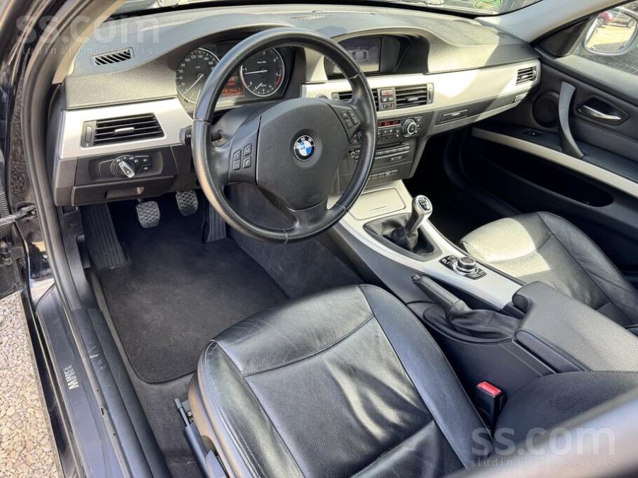 Black BMW 318 2011 in Riga, with an engine capacity of 2.00 L and mileage of 330 thousand km for 4490 €, photo 18 on AUTOMOTO.COM.LV