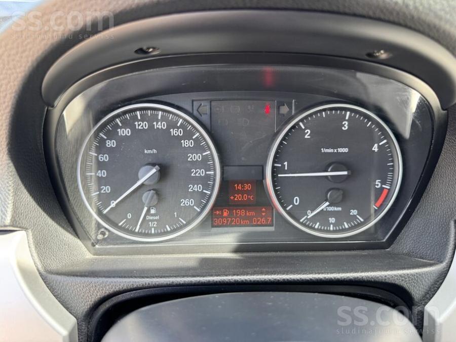 Black BMW 318 2011 in Riga, with an engine capacity of 2.00 L and mileage of 330 thousand km for 4490 €, photo 21 on AUTOMOTO.COM.LV
