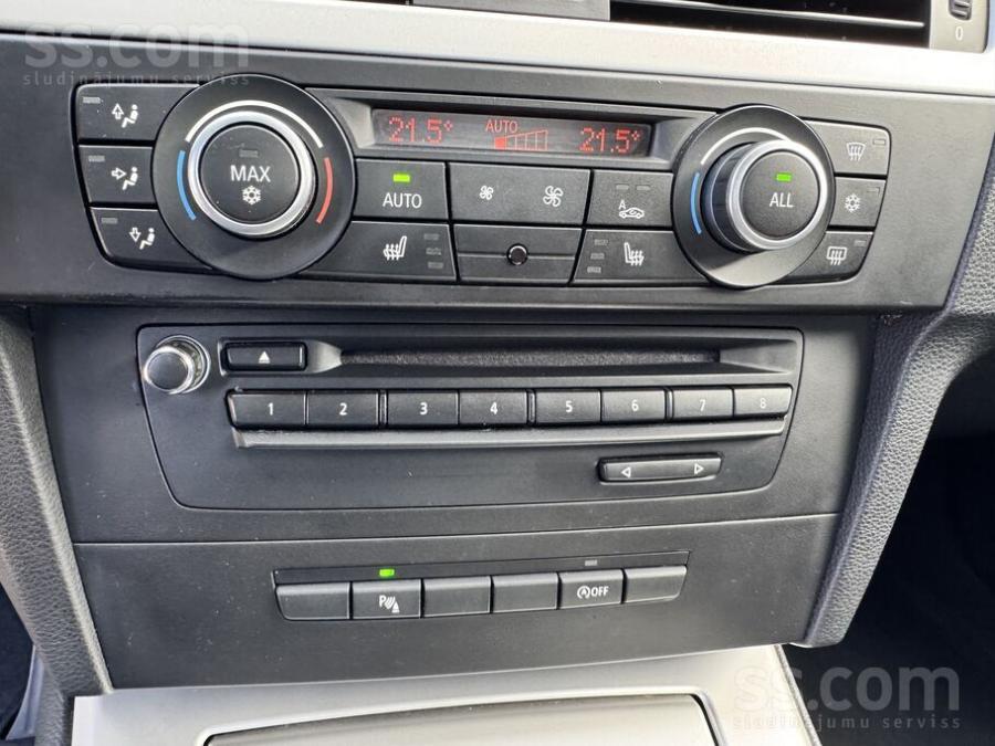 Black BMW 318 2011 in Riga, with an engine capacity of 2.00 L and mileage of 330 thousand km for 4490 €, photo 23 on AUTOMOTO.COM.LV