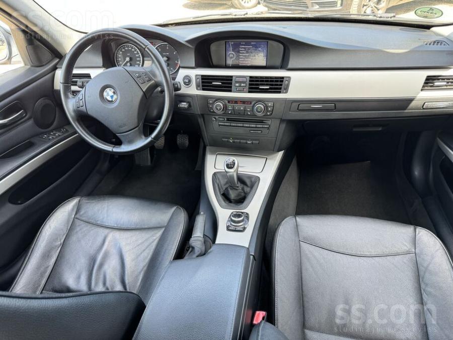 Black BMW 318 2011 in Riga, with an engine capacity of 2.00 L and mileage of 330 thousand km for 4490 €, photo 29 on AUTOMOTO.COM.LV