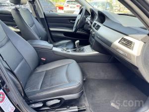 Black BMW 318 2011 in Riga, with an engine capacity of 2.00 L and mileage of 330 thousand km for 4490 €, photo 30 on AUTOMOTO.COM.LV