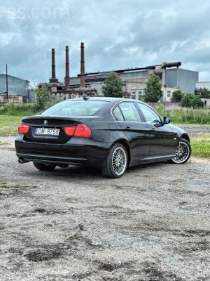 Melns BMW 318 2011 Liepāja, ar dzinēja tilpumu 2.00 L un nobraukumu 355 tūkst. km par 5800 €, foto 5 vietnē AUTOMOTO.COM.LV