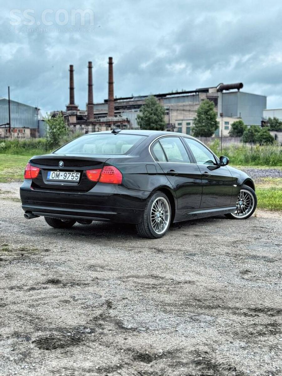 Melns BMW 318 2011 Liepāja, ar dzinēja tilpumu 2.00 L un nobraukumu 355 tūkst. km par 5800 €, foto 5 vietnē AUTOMOTO.COM.LV