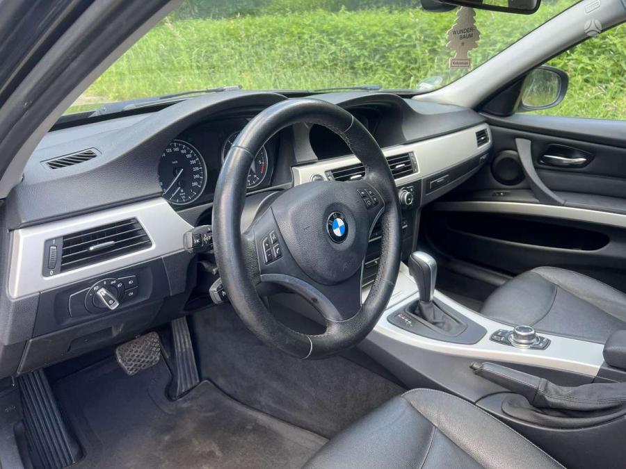 Melns BMW 318 2011 Utena, ar dzinēja tilpumu 2.00 L un nobraukumu 217 tūkst. km par 5650 €, foto 9 vietnē AUTOMOTO.COM.LV