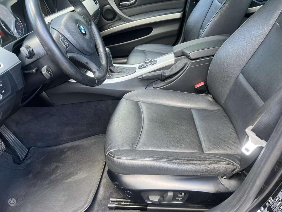 Melns BMW 318 2011 Utena, ar dzinēja tilpumu 2.00 L un nobraukumu 217 tūkst. km par 5650 €, foto 17 vietnē AUTOMOTO.COM.LV