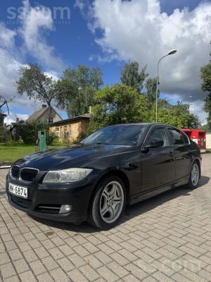 Black BMW 318 2011 in Cesis, with an engine capacity of 2.00 L and mileage of 0 thousand km for 4100 €, photo 3 on AUTOMOTO.COM.LV