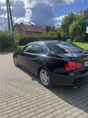 Black BMW 318 2011 in Cesis, with an engine capacity of 2.00 L and mileage of 0 thousand km for 4100 €, photo 7 on AUTOMOTO.COM.LV