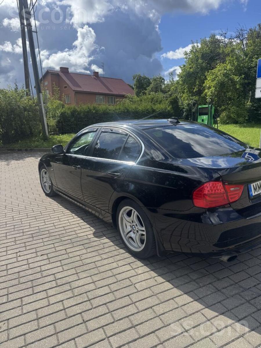 Black BMW 318 2011 in Cesis, with an engine capacity of 2.00 L and mileage of 0 thousand km for 4100 €, photo 7 on AUTOMOTO.COM.LV