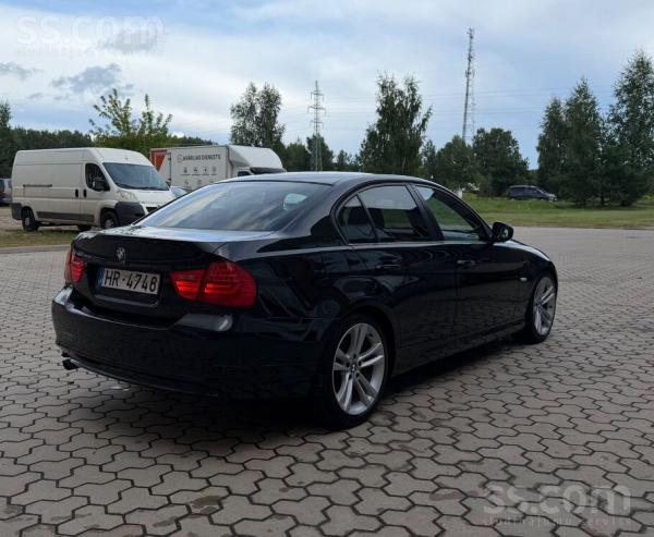 Melns BMW 318 2011 Rīga, ar dzinēja tilpumu 2.00 L un nobraukumu 259 tūkst. km par 4000 €, foto 3 vietnē AUTOMOTO.COM.LV