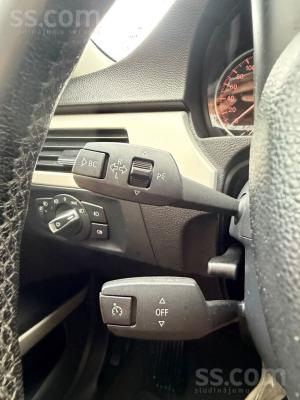 Black BMW 318 2011 in Riga, with an engine capacity of 2.00 L and mileage of 259 thousand km for 4000 €, photo 11 on AUTOMOTO.COM.LV