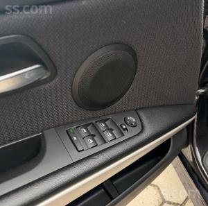 Black BMW 318 2011 in Riga, with an engine capacity of 2.00 L and mileage of 259 thousand km for 4000 €, photo 13 on AUTOMOTO.COM.LV