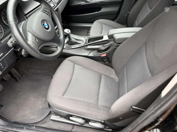 Black BMW 318 2011 in Kazlu Ruda, with an engine capacity of 2.00 L and mileage of 259 thousand km for 2300 €, photo 6 on AUTOMOTO.COM.LV