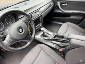 Black BMW 318 2011 in Kazlu Ruda, with an engine capacity of 2.00 L and mileage of 259 thousand km for 2300 €, photo 9 on AUTOMOTO.COM.LV