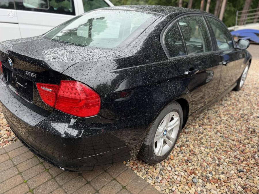 Black BMW 318 2011 in Kazlu Ruda, with an engine capacity of 2.00 L and mileage of 259 thousand km for 2300 €, photo 10 on AUTOMOTO.COM.LV