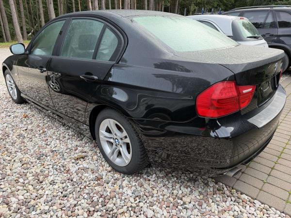 BMW 318 2011 Kazlų Rūda vietnē Melns BMW 318 2011 Kazlų Rūda, ar dzinēja tilpumu 2.00 L un nobraukumu 261 tūkst. km par 2350 €, foto 5 vietnē AUTOMOTO.COM.LV