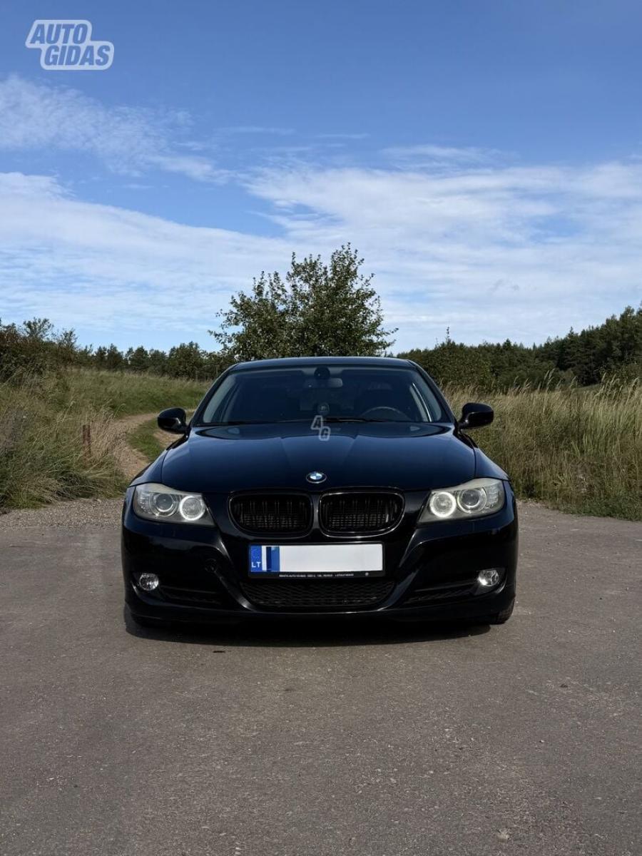 Melns BMW 318 2011 Viļņa, ar dzinēja tilpumu 2.00 L un nobraukumu 240 tūkst. km par 4800 €, foto 3 vietnē AUTOMOTO.COM.LV