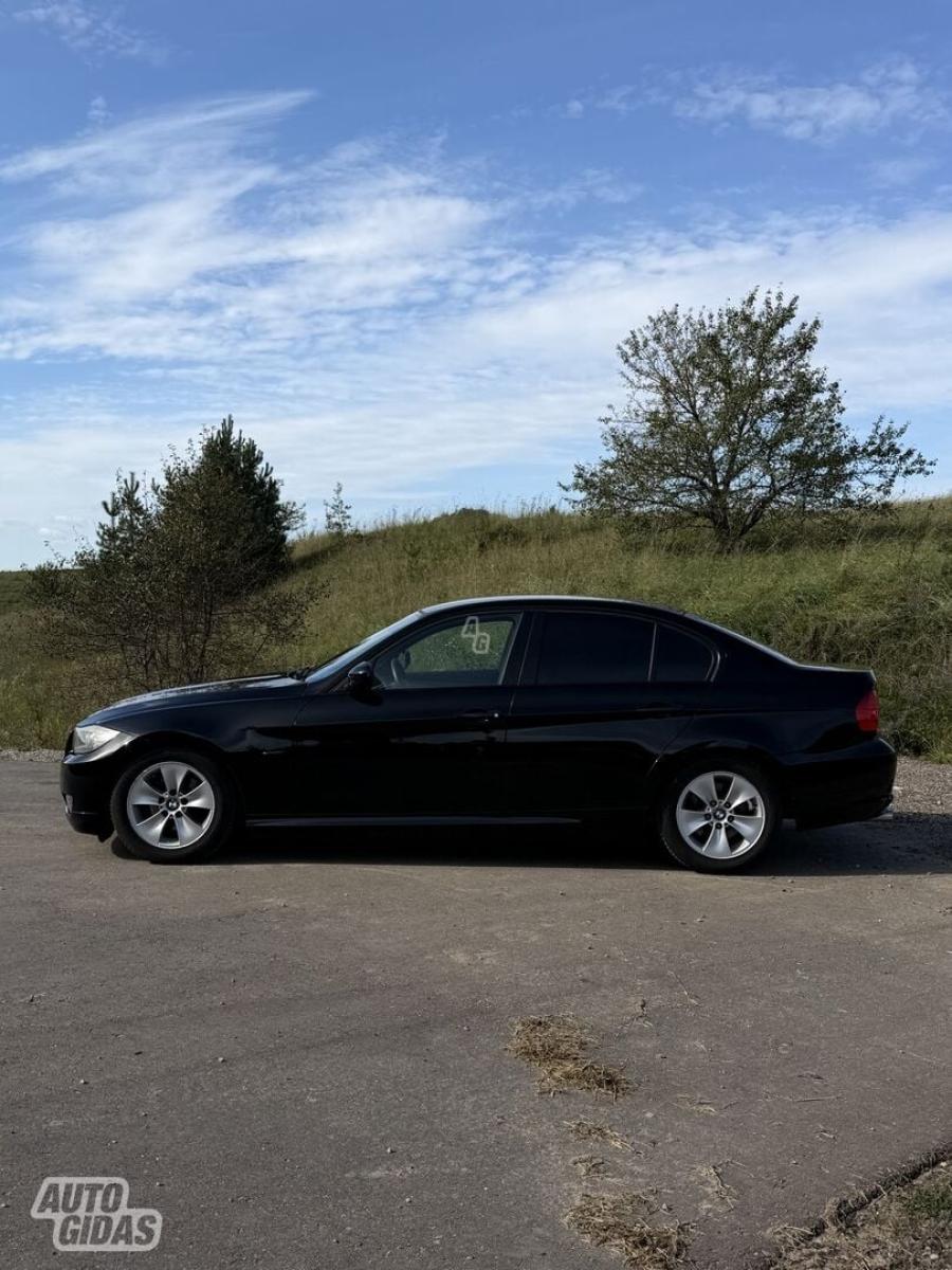 Melns BMW 318 2011 Viļņa, ar dzinēja tilpumu 2.00 L un nobraukumu 240 tūkst. km par 4800 €, foto 9 vietnē AUTOMOTO.COM.LV