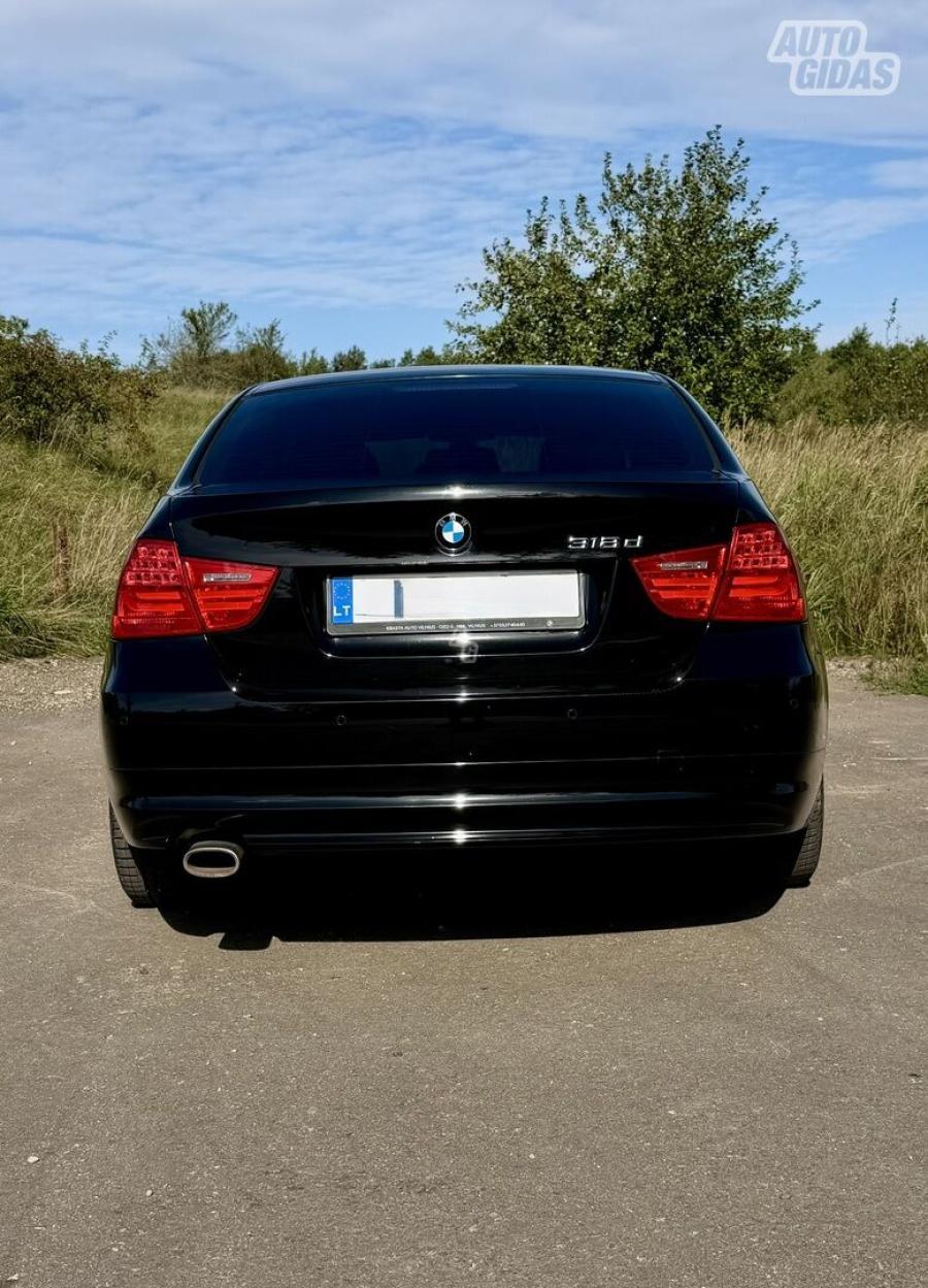 Melns BMW 318 2011 Viļņa, ar dzinēja tilpumu 2.00 L un nobraukumu 240 tūkst. km par 4800 €, foto 10 vietnē AUTOMOTO.COM.LV
