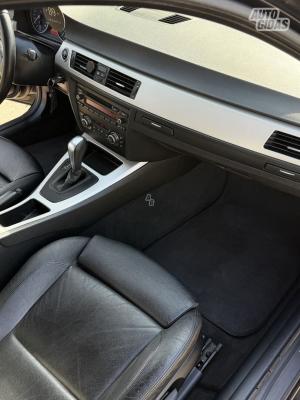 Melns BMW 318 2011 Viļņa, ar dzinēja tilpumu 2.00 L un nobraukumu 240 tūkst. km par 4800 €, foto 17 vietnē AUTOMOTO.COM.LV