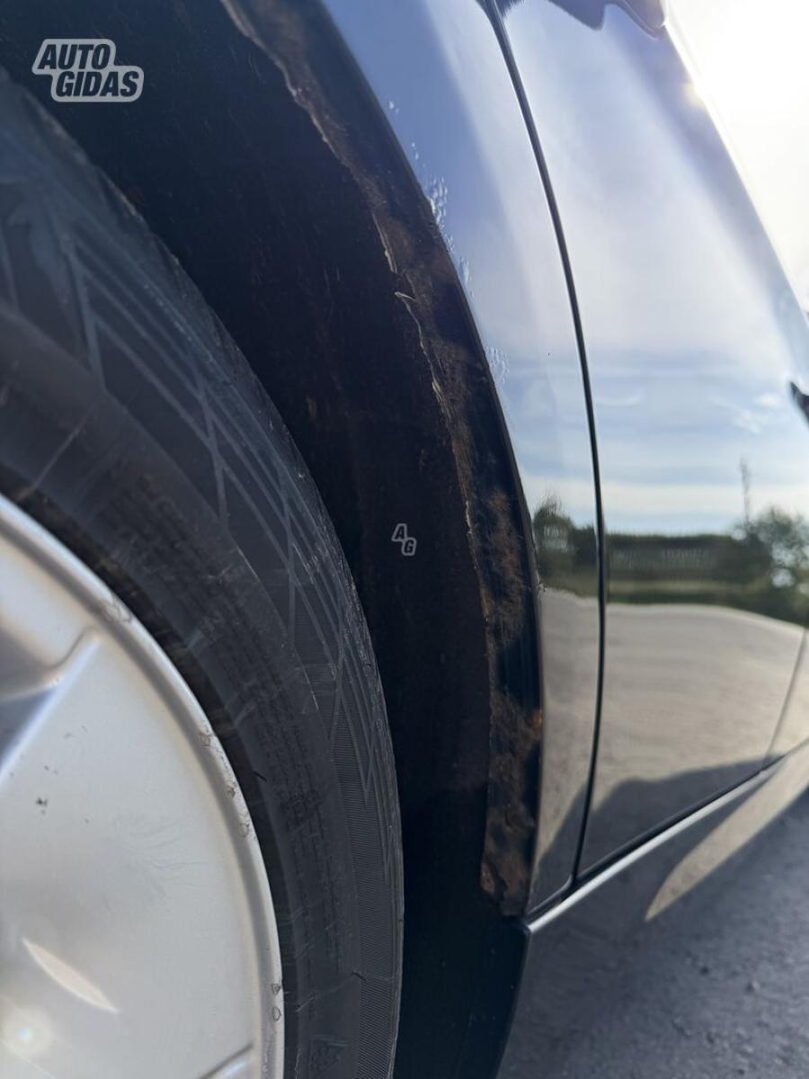 Melns BMW 318 2011 Viļņa, ar dzinēja tilpumu 2.00 L un nobraukumu 240 tūkst. km par 4800 €, foto 22 vietnē AUTOMOTO.COM.LV