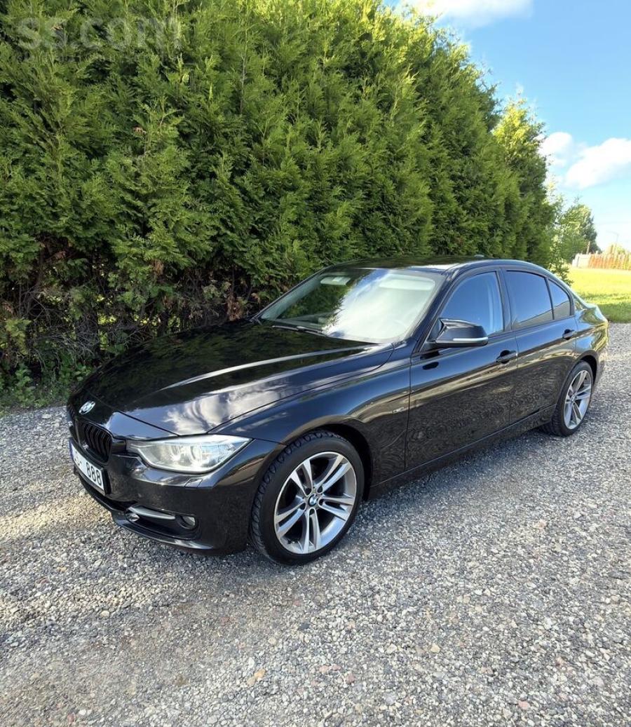 Melns BMW 318 2012 Bauska, ar dzinēja tilpumu 2.00 L un nobraukumu 289 tūkst. km par 8900 €, foto 7 vietnē AUTOMOTO.COM.LV