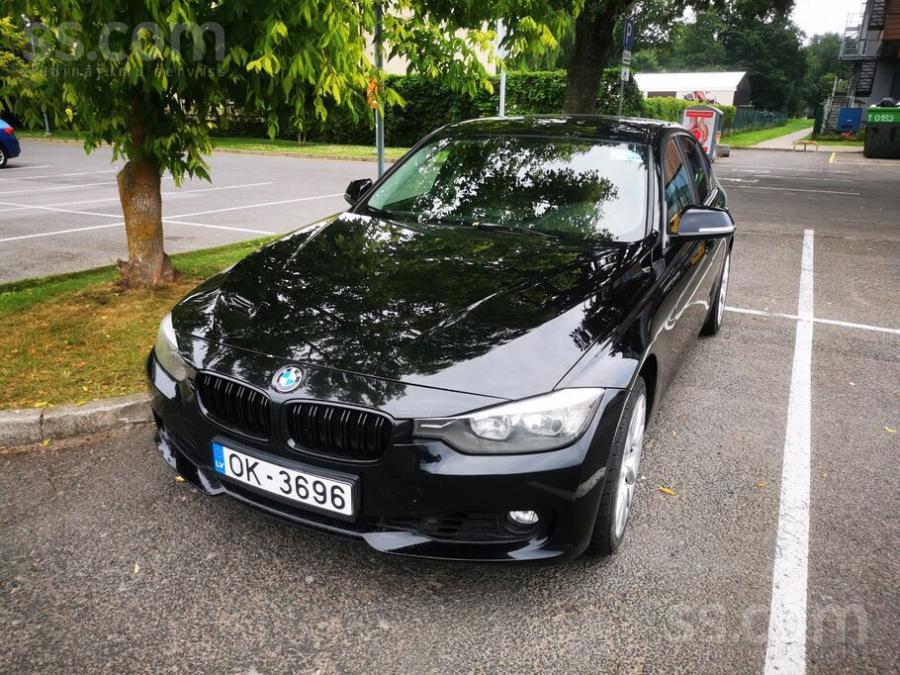 Black BMW 318 2012 in Riga, with an engine capacity of 2.00 L and mileage of 326 thousand km for 8400 €, photo 6 on AUTOMOTO.COM.LV