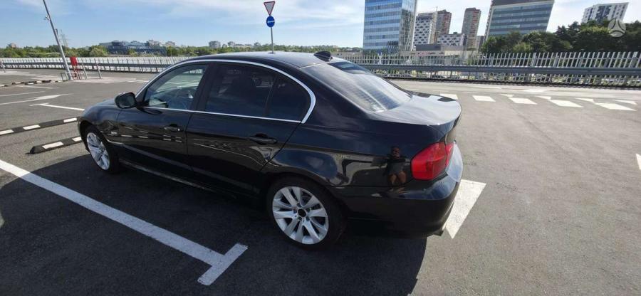 Black BMW 318 2012 in Vilnius, with an engine capacity of 2.00 L and mileage of 158 thousand km for 7100 €, photo 5 on AUTOMOTO.COM.LV