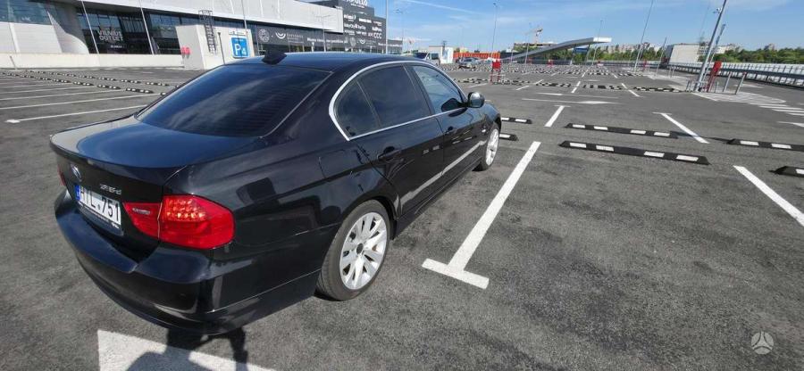 Black BMW 318 2012 in Vilnius, with an engine capacity of 2.00 L and mileage of 158 thousand km for 7100 €, photo 6 on AUTOMOTO.COM.LV