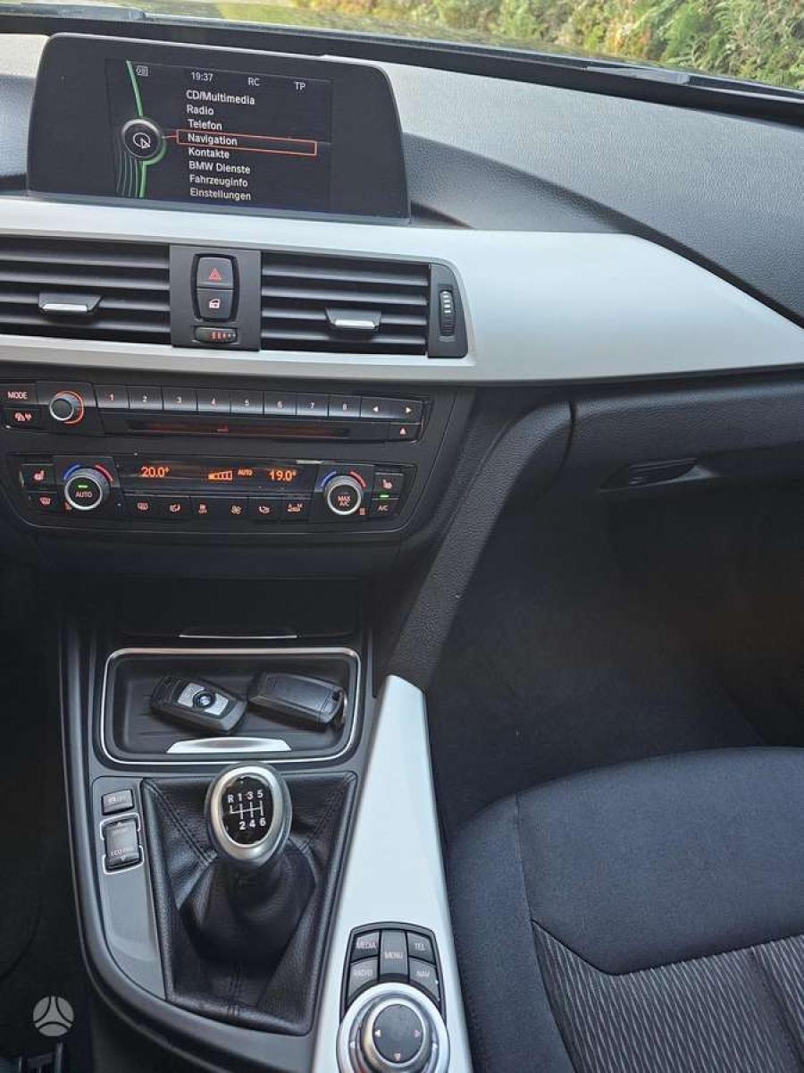 Melns BMW 318 2012 Ukmergė, ar dzinēja tilpumu 2.00 L un nobraukumu 301 tūkst. km par 6200 €, foto 5 vietnē AUTOMOTO.COM.LV