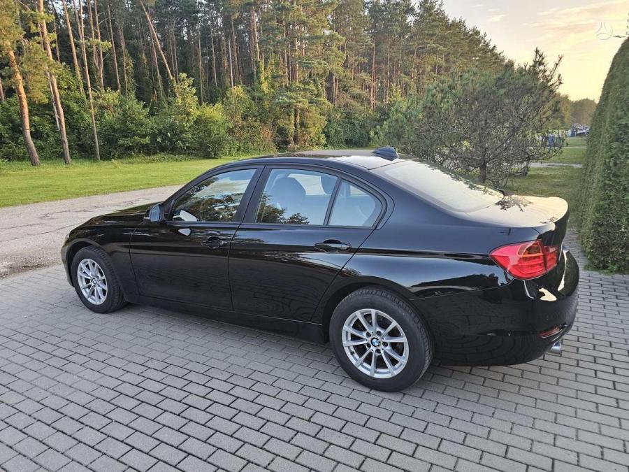 Melns BMW 318 2012 Ukmergė, ar dzinēja tilpumu 2.00 L un nobraukumu 301 tūkst. km par 6200 €, foto 9 vietnē AUTOMOTO.COM.LV