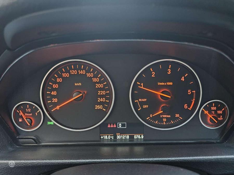 Melns BMW 318 2012 Ukmergė, ar dzinēja tilpumu 2.00 L un nobraukumu 301 tūkst. km par 6200 €, foto 24 vietnē AUTOMOTO.COM.LV