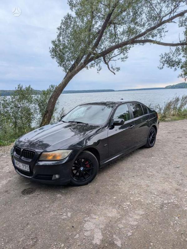 BMW 318 2012 Kauņa vietnē Melns BMW 318 2012 Kauņa, ar dzinēja tilpumu 2.00 L un nobraukumu 292 tūkst. km par 4900 €, foto 3 vietnē AUTOMOTO.COM.LV