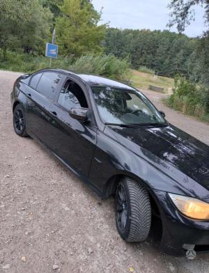 Black BMW 318 2012 in Kaunas, with an engine capacity of 2.00 L and mileage of 292 thousand km for 4900 €, photo 8 on AUTOMOTO.COM.LV