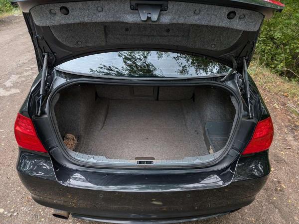 BMW 318 2012 Kauņa vietnē Melns BMW 318 2012 Kauņa, ar dzinēja tilpumu 2.00 L un nobraukumu 292 tūkst. km par 4900 €, foto 11 vietnē AUTOMOTO.COM.LV