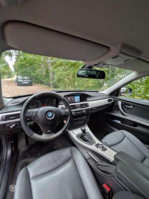 Black BMW 318 2012 in Kaunas, with an engine capacity of 2.00 L and mileage of 292 thousand km for 4900 €, photo 13 on AUTOMOTO.COM.LV