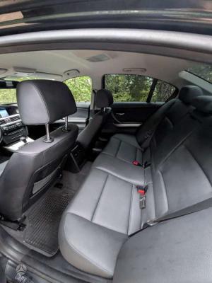 Black BMW 318 2012 in Kaunas, with an engine capacity of 2.00 L and mileage of 292 thousand km for 4900 €, photo 15 on AUTOMOTO.COM.LV