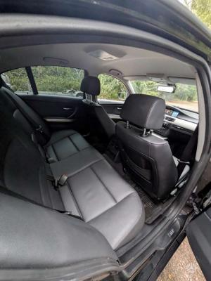 Black BMW 318 2012 in Kaunas, with an engine capacity of 2.00 L and mileage of 292 thousand km for 4900 €, photo 17 on AUTOMOTO.COM.LV