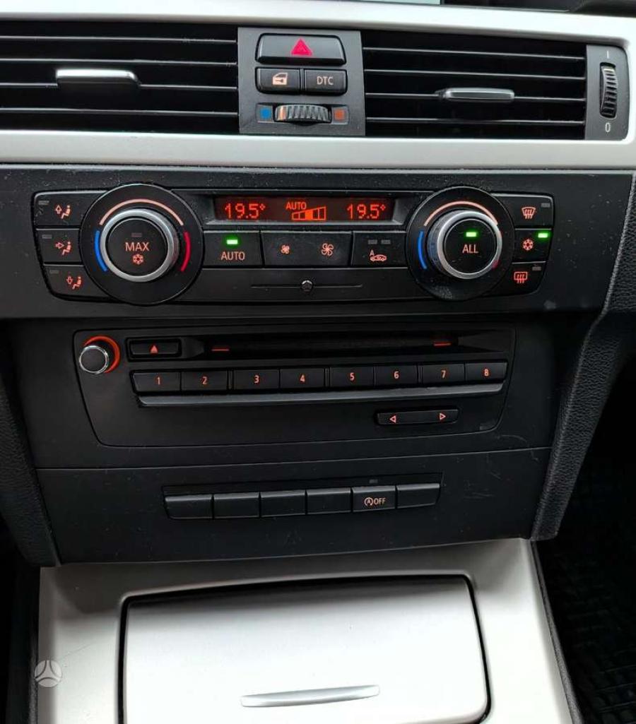 Black BMW 318 2012 in Kaunas, with an engine capacity of 2.00 L and mileage of 292 thousand km for 4900 €, photo 19 on AUTOMOTO.COM.LV