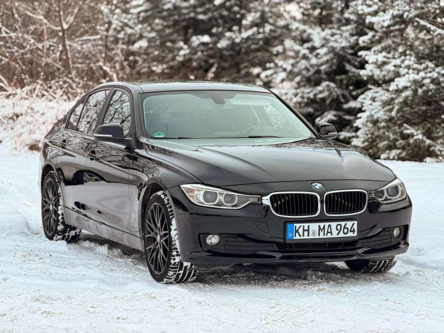 Black BMW 318 2013 in Siauliai, with an engine capacity of 0.00 L and mileage of 231 thousand km for 7200 €, photo 3 on AUTOMOTO.COM.LV