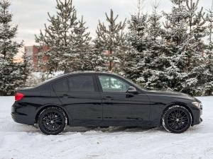 Black BMW 318 2013 in Siauliai, with an engine capacity of 0.00 L and mileage of 231 thousand km for 7200 €, photo 4 on AUTOMOTO.COM.LV
