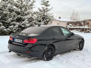 Black BMW 318 2013 in Siauliai, with an engine capacity of 0.00 L and mileage of 231 thousand km for 7200 €, photo 5 on AUTOMOTO.COM.LV