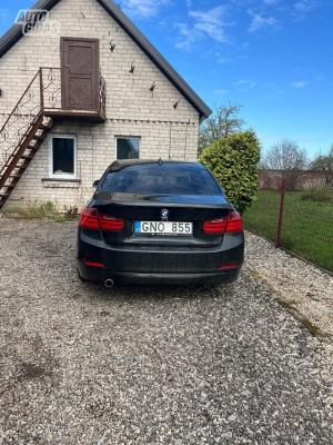 Black BMW 318 2013 in Akmene, with an engine capacity of 2.00 L and mileage of 277 thousand km for 8200 €, photo 2 on AUTOMOTO.COM.LV