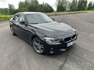 Melns BMW 318 2013 Rīga, ar dzinēja tilpumu 2.00 L un nobraukumu 250 tūkst. km par 7000 €, foto  vietnē AUTOMOTO.COM.LV